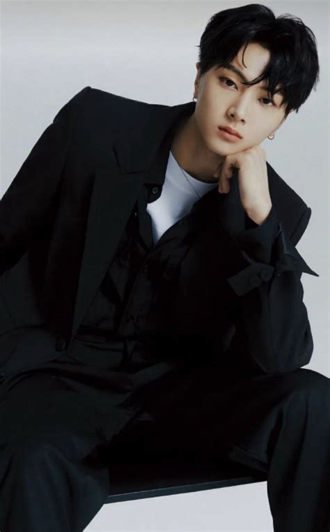 Jay Enhypen Elle Japan Magazine Jay Photography Poses For Men Jay Park