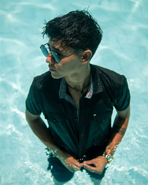 Mike Coner Conheça Todo O Talento Do Artista Com Seu álbum “destino O Casualidad” E Clipe