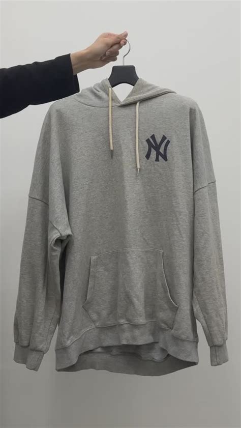 도흐 커브드핏 전문 남자쇼핑몰 코디추천 이런 힘 없는 후드티 말고 색감 핏 보온 다 잡는 후드 니트 추천드려요 댓글 남겨주시면 디엠으로 옷