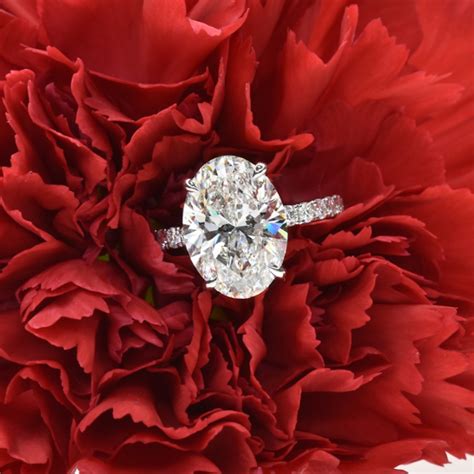 Lab Grown Diamonds Or Mined Lab Made Diamonds Which One Is Right For You Wi Spotlight