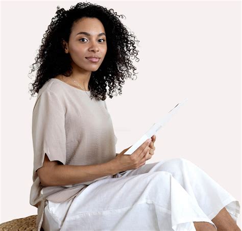 How To Choose A CMS Startux X Webflow Ecommerce Website Template