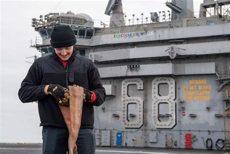 Dvids Images Sailor Connects Vari Nozzle Image 3 Of 20