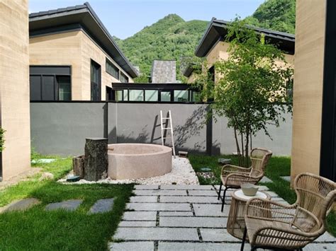 北京周边超美的避暑圣地森之谷 夏天避暑圣地—承德热河山谷温泉度假村 位置：河北承德隆化县热河山谷度假村 交通：目前最方便的就是自驾（到