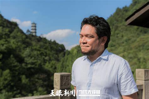 品红色文化，看生态贵州丨外国驻华外交领事官员代表团参观遵义会议会址、娄山关景区中国
