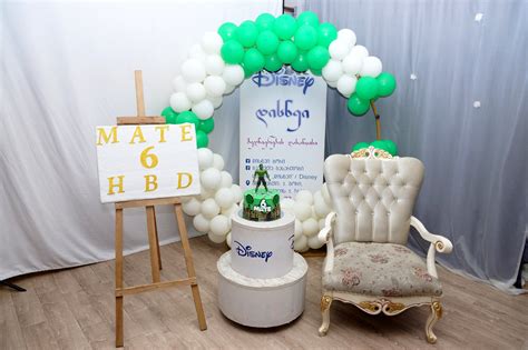 6 წლის მათეს სადღესასწაულო ცენტრი დისნეი Disney