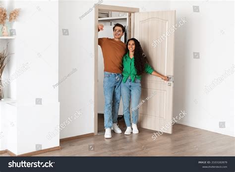 미래 문 17660개가 넘는 로열티 프리 라이선스 대상 스톡 사진 Shutterstock