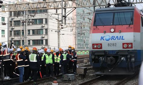 노후 철도역사 안전하고 편리하게 탈바꿈…올해 48곳 개량 추진 파이낸셜뉴스