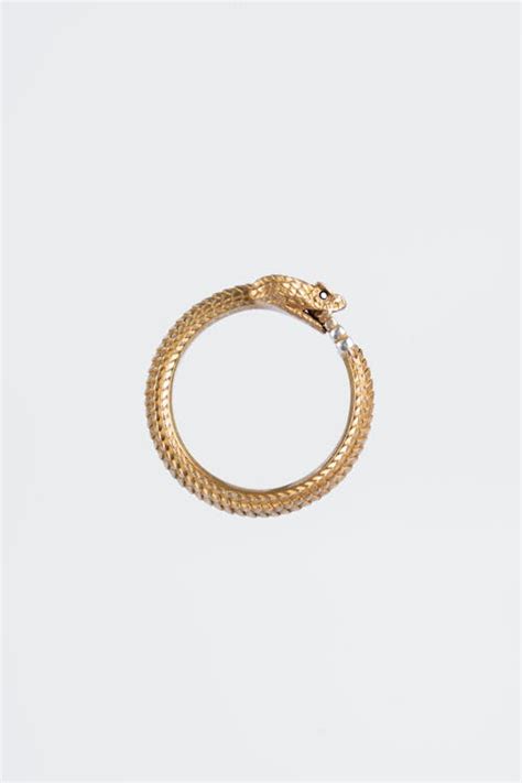 고급 보석 골드 금속 금속 가공 독특한 디자인 럭셔리 럭셔리한 매우 복잡한 미니멀리스트 반지 뱀 별주 보석 상세한 상징적 인 선물 세련된