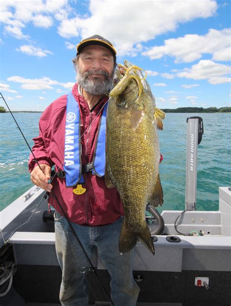 Lake Erie On Smallmouth Bass Fishing Canadian Sportfishing