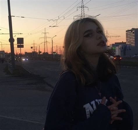 Пин от пользователя Ariana Dayn на доске T Идеи для фото Фотографии девочек Позы для