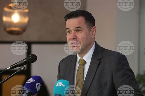 Министърът на икономиката Никола Стоянов очаква инфлацията за май да е около девет процента Утро