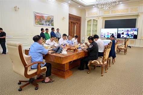 ฮุน เซน โพสต์ภาพโต้หนีไปจีน ยันยังอยู่ประเทศและร่วมบัญชาการรบ