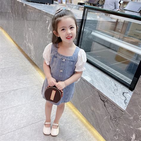 Nana💕พร้อมส่ง💕ชุดเดรสเด็กผู้หญิง ชุดกระโปรงยีนส์ แฟชั่น สําหรับเด็กผู้หญิง 2120267 Shopee