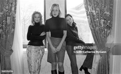 2728 Samantha Mathis Photos And High Res Pictures Getty Images