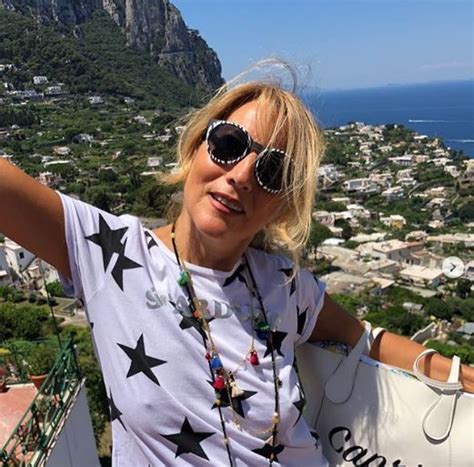 Chi è Jo Squillo Età Altezza Peso Biografia Instagram