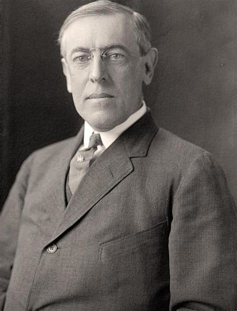 ReseÑas De La Historia De Iris Sanseg 1912 El Político Demócrata