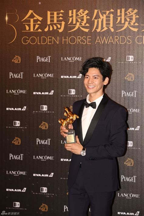 开心到飞起！林柏宏获金马奖最佳男配角 新浪图片
