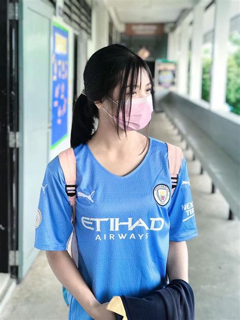 ปักพินโดย Suraida Salama ใน การบันทึกอย่างรวดเร็ว ผู้หญิงน่ารัก การถ่ายภาพผู้หญิง รูปสาวน่ารัก