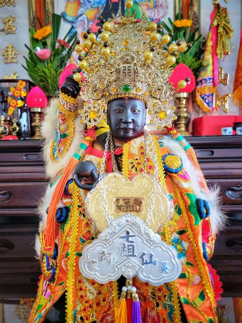📍 七 祖 仙 師 💐 今天來介紹一下我們家的大boss 但在真正介紹祂之前 先讓大家瞭解一下祂的身世來歷 使大家能夠更加地認識這位小可愛😍