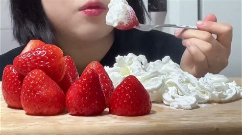 빨간 딸기와 크림 먹방🍓🍓🍓🍓 Youtube