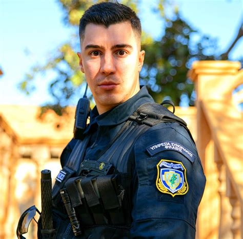 Η ΚΥΡΙΑ ΕΔΩ ΜΑΣ ΛΕΕΙ ΠΩΣ Ο ΑΝΤΡΑΣ ΤΗΣ ΘΑ ΗΘΕΛΕ ΝΑ ΒΓΑΖΕΙ ΤΟΥΛΑΧΙΣΤΟΝ 1 500€ ΤΟΝ ΜΗΝΑ ⚠️🫣🤣👁️ ΜΑ