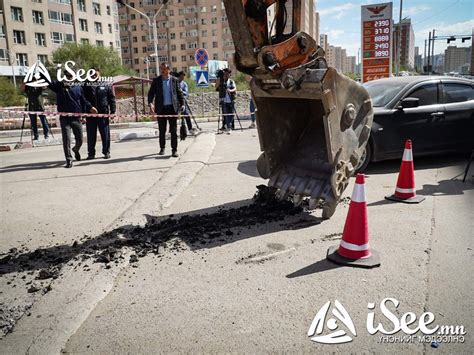 ФОТО Үерийн далан дээр баригдсан Шунхлай ШТС ыг буулгаж эхэллээ Isee Mn