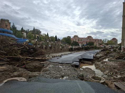 ОТ ПОСЛЕДНИТЕ МИНУТИ Откриха ЧЕТВЪРТА ЖЕРТВА Издирват изчезнала на Елените жена плъзнаха