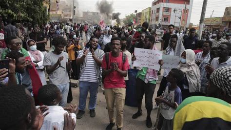 السودان تجدّد الاحتجاجات المطالبة بالحكم المدني صحيفة الخليج