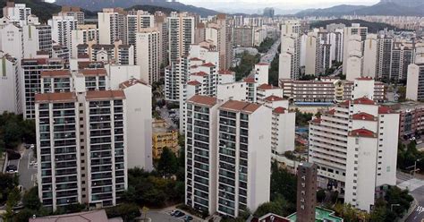 포기하려니 분담금 부담 Vs건설사 경쟁 환영…리모델링 아파트도 극과극