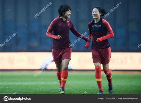 China Wuhan Wang Shuang Stock Editorial Photo © Chinaimages 255020954
