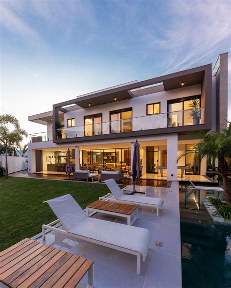 Prime House A Coastal Retreat By Raiz Arquitetura Luxury Houses