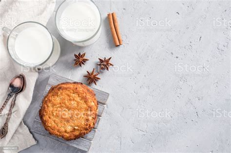 신선한 건강 한 우유와 오트밀 쿠키 회색 콘크리트 바탕에 곡물으로 공간 복사 0명에 대한 스톡 사진 및 기타 이미지 0명 가득 찬 건강한 생활방식 Istock