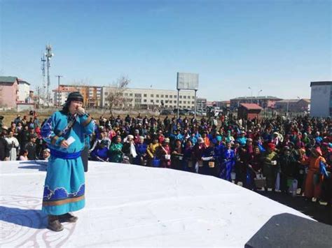 Дуучин С Жавхлан төрсөн нутагтаа “Мянган ээжийн сүүн цацал” өргөх ёслол үйлджээ