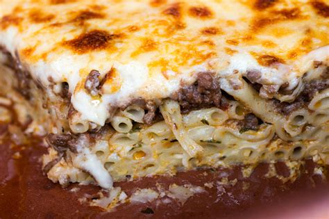 Pastitsio 전통적인 그리스 구운 쇠고기 토마토 죽은 태아의 치즈 볘 샤 멜 소스와 함께 파스타 캐 서 롤 갈색에 대한 스톡 사진 및 기타 이미지 Istock