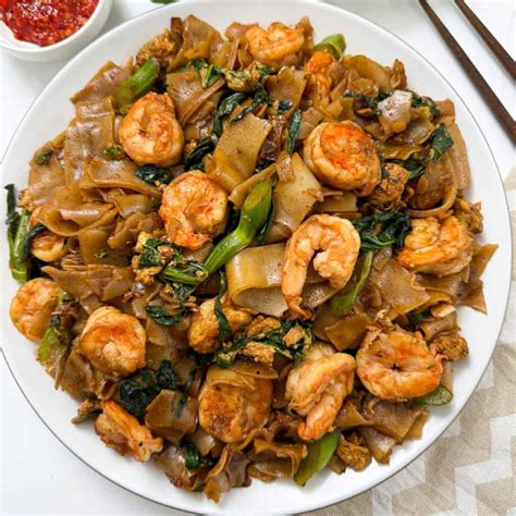 Pad See Ew Thai Stir Fried Noodles Easy Recipe Herman At Home