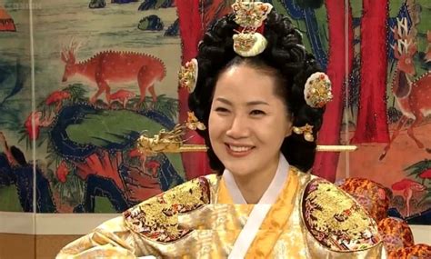 عکس تغییر چهره بازیگر نقش بانو هن سریال جواهری در قصر در 63 سالگی