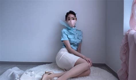 속옷까지 벗고…이건 야동 승무원 룩북 유튜버 고발 당했다