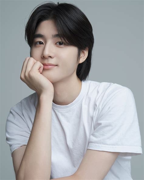 물라이트배우프로필사진 여자프로필사진 개인프로필사진 배우 윤종일 Instagram 물라이트배우프로필사진 여자프로필사진 개인프로필사진 배우 윤종일 Instagram