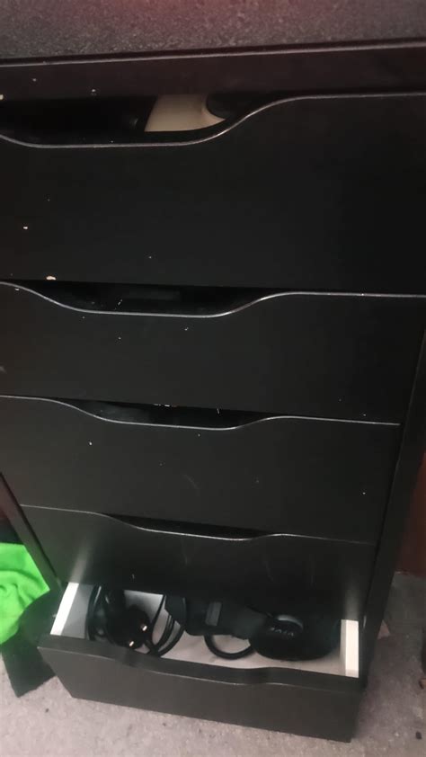 This Bottom Drawer That Doesn T Close Fully Something Stuck Behind That I Can T Get To R