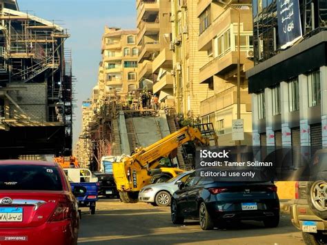 비계로 건설 중인 모노레일 역 부지인 카이로 모노레일은 2개 노선의 모노레일 고속 운송 시스템입니다 강철에 대한 스톡 사진 및 기타 이미지 Istock