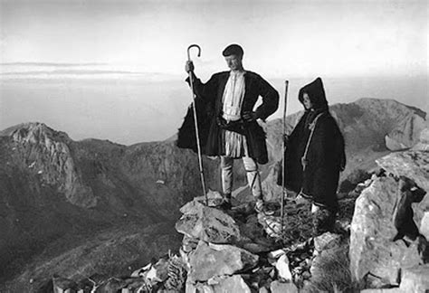 ΟΙ ΒΛΑΧΟΙ ΕΙΔΙΚΟΤΕΡΑ Η ΙΤΑΛΙΑ ΔΗΜΙΟΥΡΓΟΣ ΒΛΑΧΙΚΗΣ ΕΘΝΟΤΗΤΟΣ Ἑλληνοϊστορεῖν Ἑλληνικὸ Ἡμερολόγιο