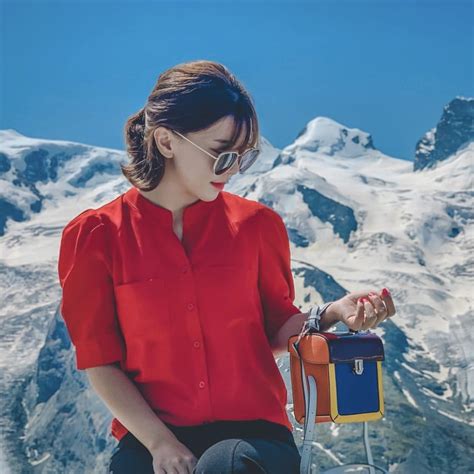 네이버 인플루언서 샬롯의 홈