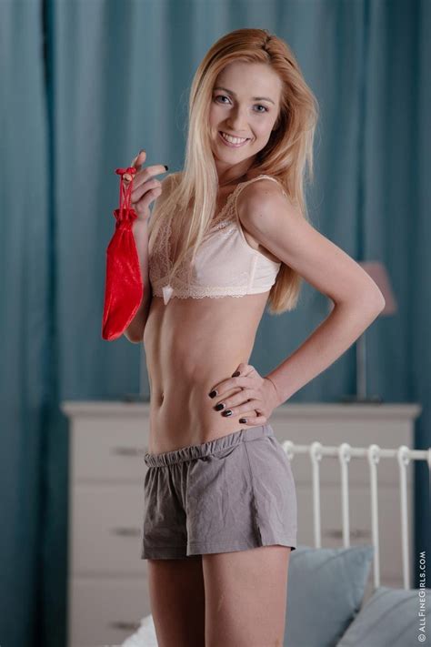 Skinny Chick Fucking A Glassy Toy Porn Pictures XXX Photos Sex Images 3055558 PICTOA