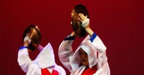 오인오색五人五色 첫번째 무대 이정희의 허공에 흩뿌려진 무혼