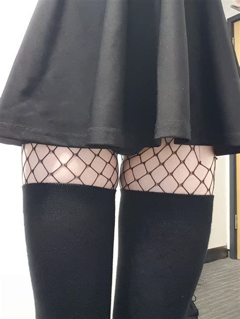 Thigh Squish Scrolller