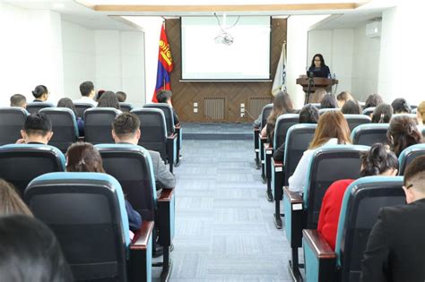 Олон нийтийн харилцааны онцлог сэдэвт сургалт боллоо