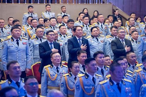 МОНГОЛ УЛСЫН ЗЭВСЭГТ ХҮЧИН ХОЁР ДАХЬ ЗУУНЫХАА ТҮҮХИЙГ БИЧИЖ БАЙНА Монгол Улсын Батлан