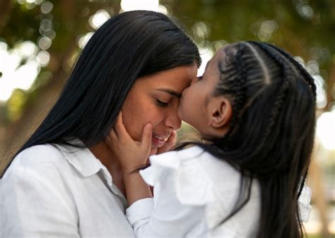 Imágenes De Madre E Hija Latina Descarga Gratuita En Freepik