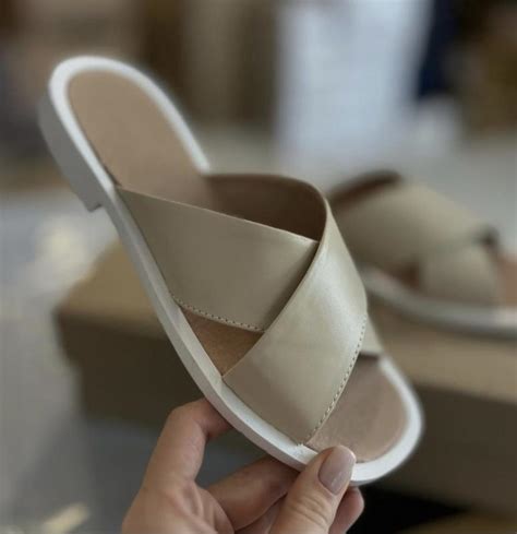 Шлепанцы кожаные — цена 650 грн в каталоге Шлепанцы Купить женские вещи по доступной цене на