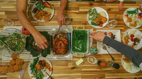 정신 건강과 영양을 우선시하는 추수감사절 스트레스 관리 마음 챙김 식사 및 활동적인 생활을 위한 팁 현명한 제품